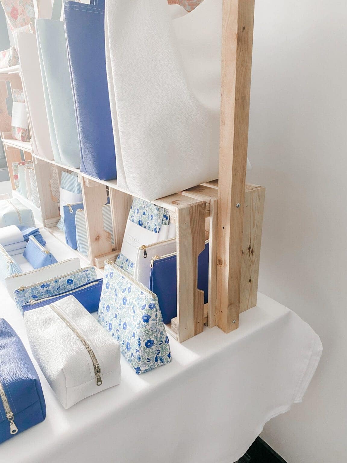 10 Ways to Display Tote Bags at a Craft Show - Made Urban