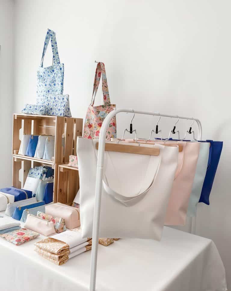 10 Ways to Display Tote Bags at a Craft Show - Made Urban