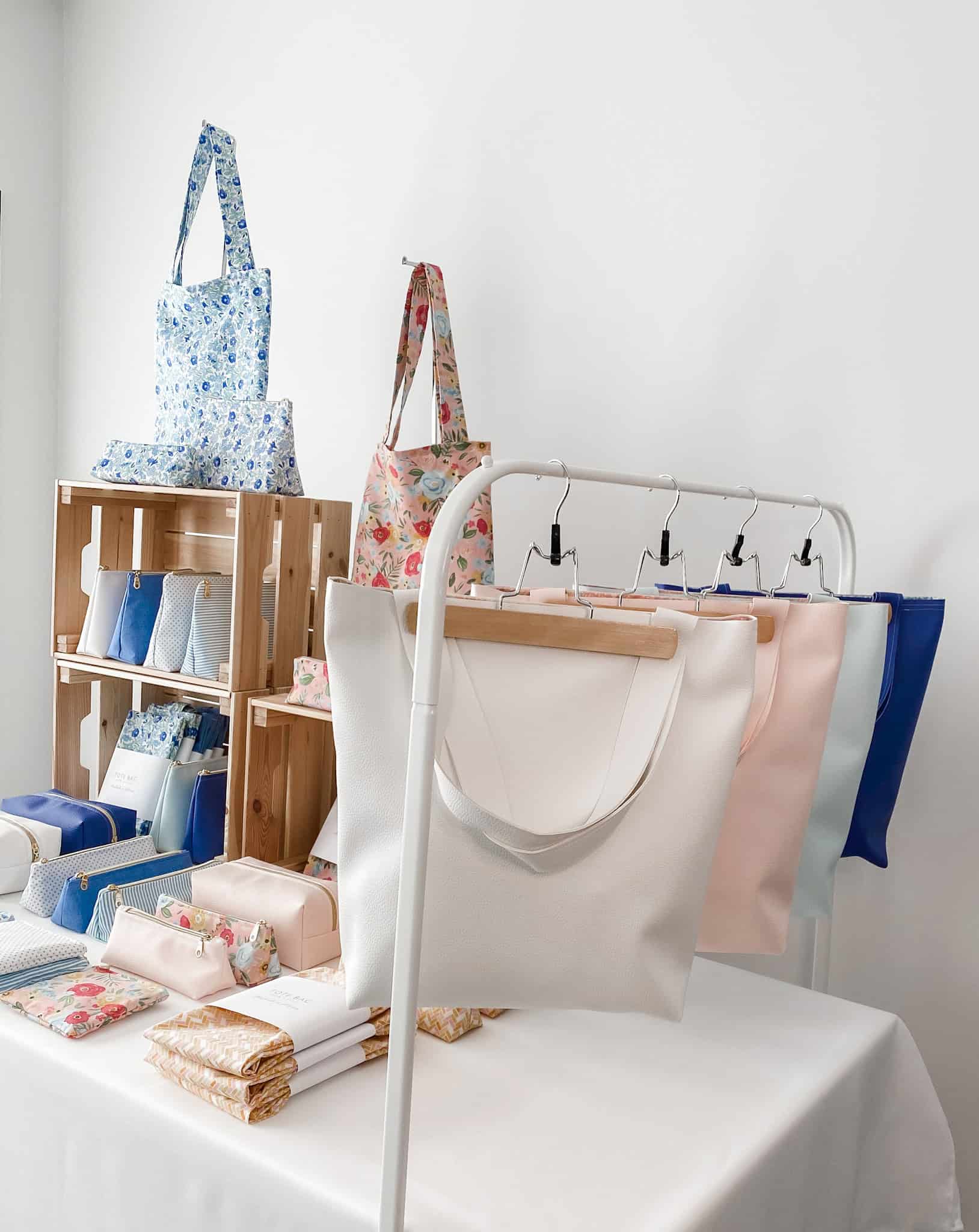 10 Ways to Display Tote Bags at a Craft Show - Made Urban